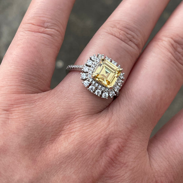 Elegance Queen Silver Ring - Seven Rocks
